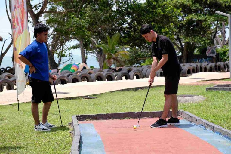 Mini Golf - Dash Outdoors